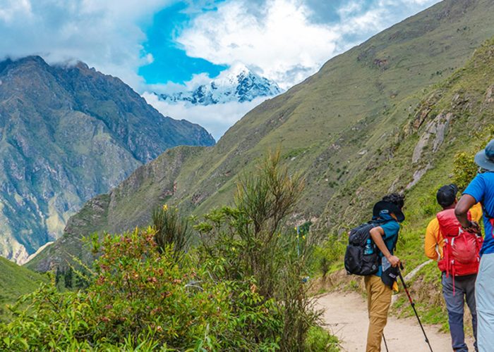 Trekking in Peru | Hiking in Peru - Himalayan Glacier
